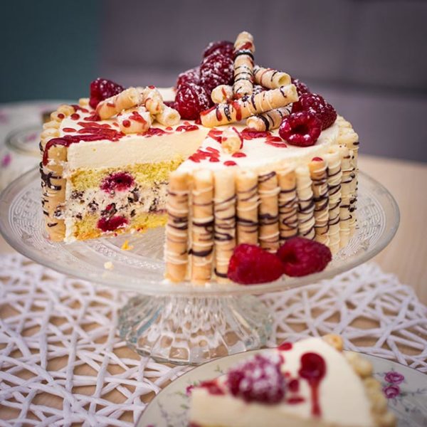 Sonntagstorte mit Stracciatellacreme und Eierlikör - Rezept mit Bild